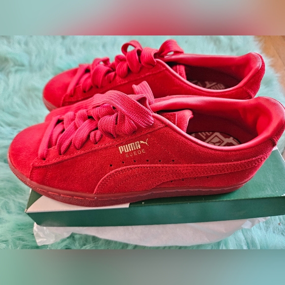 Puma | Shoes | Puma Suede Classic Triple Red Low Womans Size 65 | Poshmark